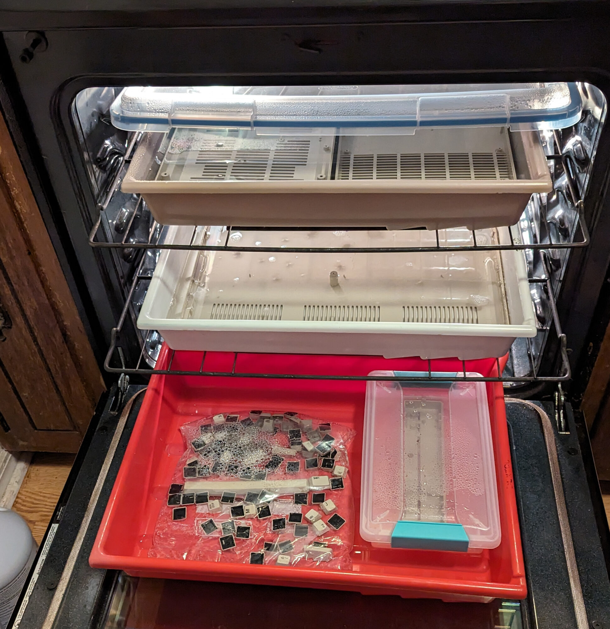 Poo-covered Commodore 128 Barn Rescue – Retro Tech Restoration